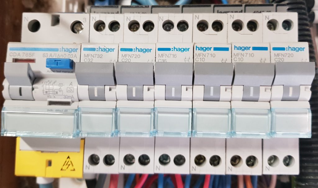 Le disjoncteur magnéto-thermique : son rôle, ses fonctions, sa définition